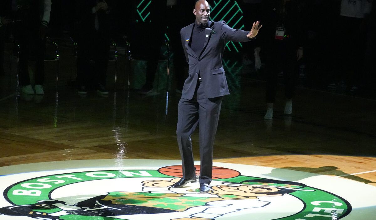 Dave Portnoy Turns heads With Celtics, Kevin Garnett Statement